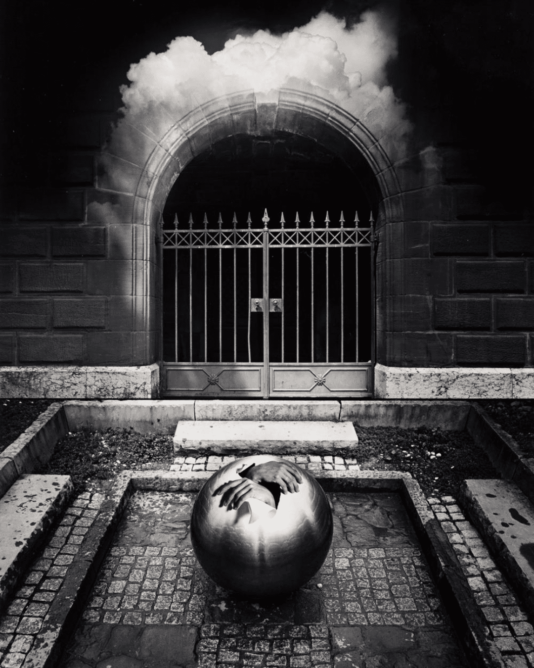 Jerry N. Uelsmann: The Dark Surrealist of Photography - vowi